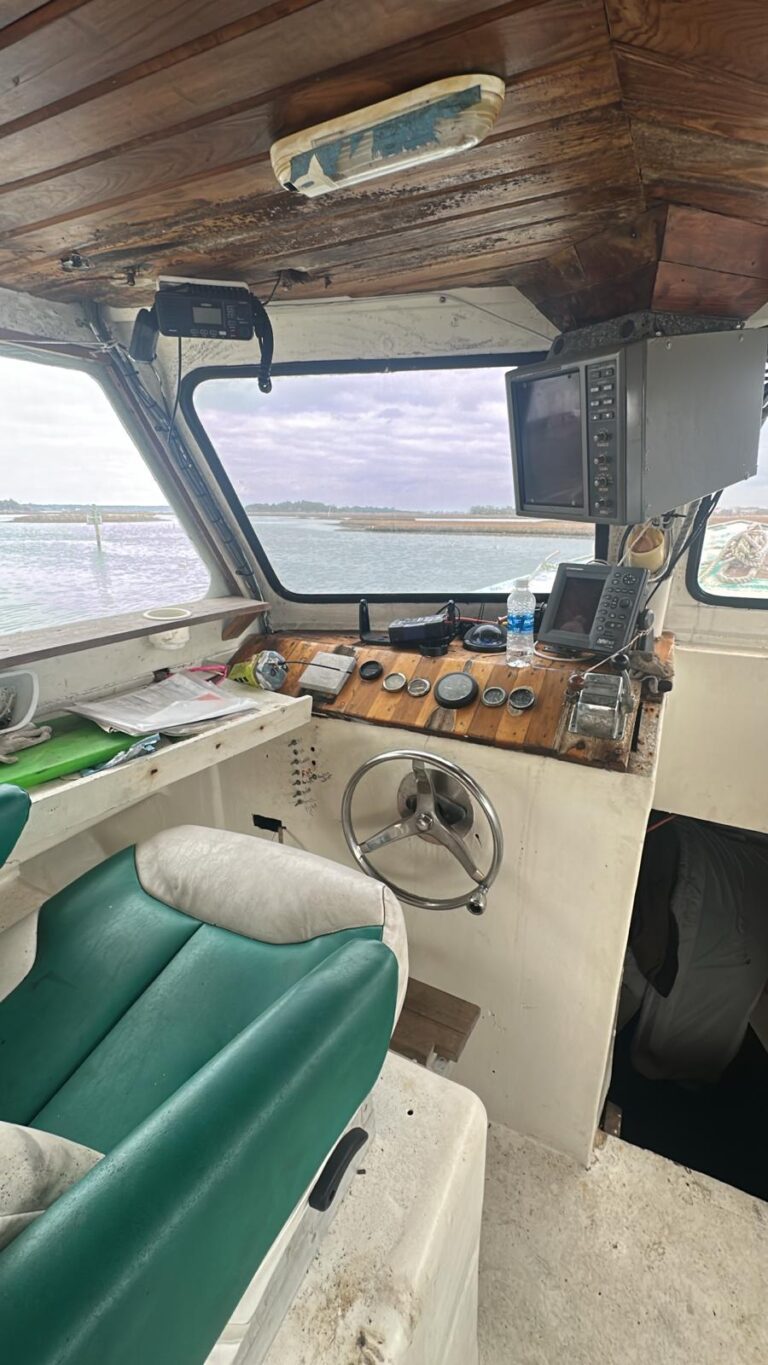 S 930 LEFT PILOT – East Coast Marine Ship Brokers